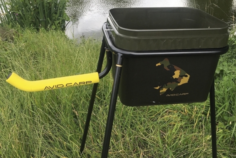 Avid Carp Bucket Stand | Total Carp